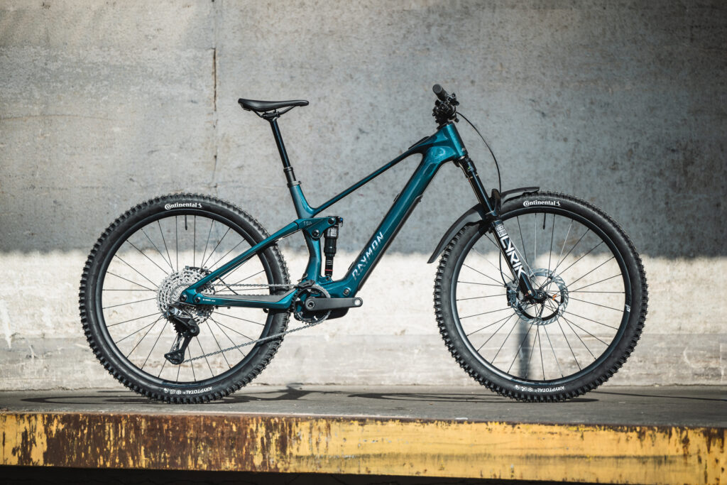 Raymon Airok Ultra im Test: Leichtes E-Mountainbike mit starker ...